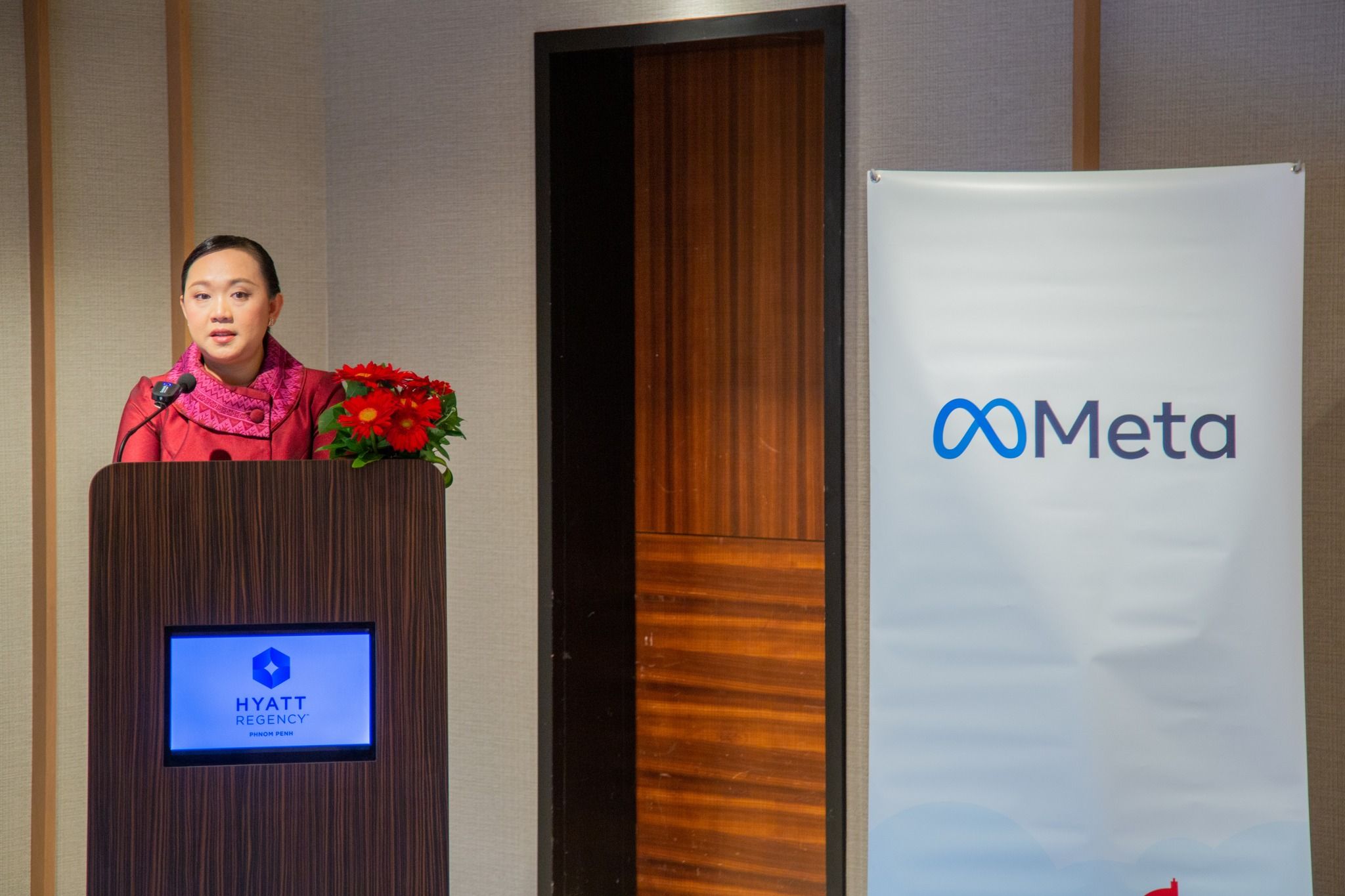 អរគុណណាស់! ក្រុមហ៊ុន Meta ចាប់ដៃជាមួយក្រសួងអប់រំ ...