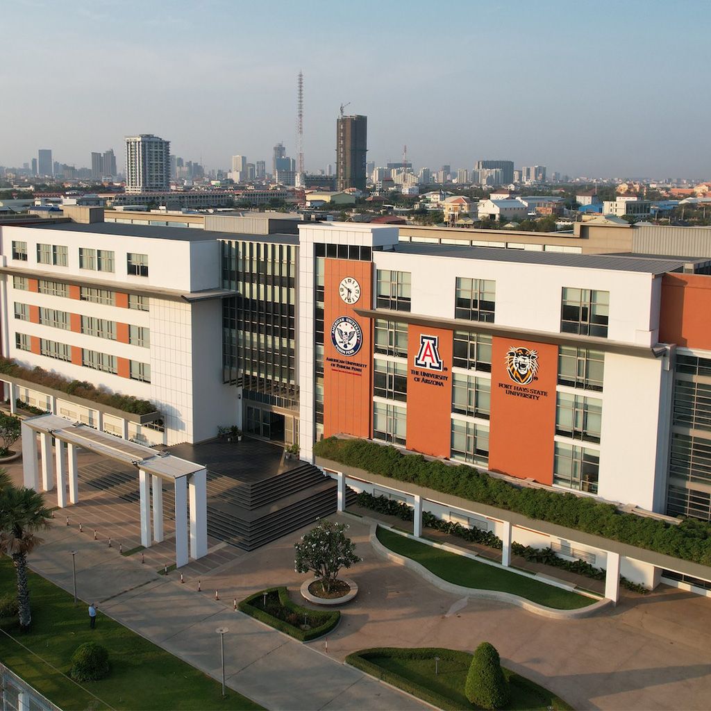 ក្ដៅៗ! សម្តេចហ៊ុនសែន និងសម្ដេចប៊ុនរ៉ានី ផ្ដល់ឱកាសដល់និស្សិតប្រឡងយកអាហារូបករណ៍រៀននៅសាលា AUPP ...